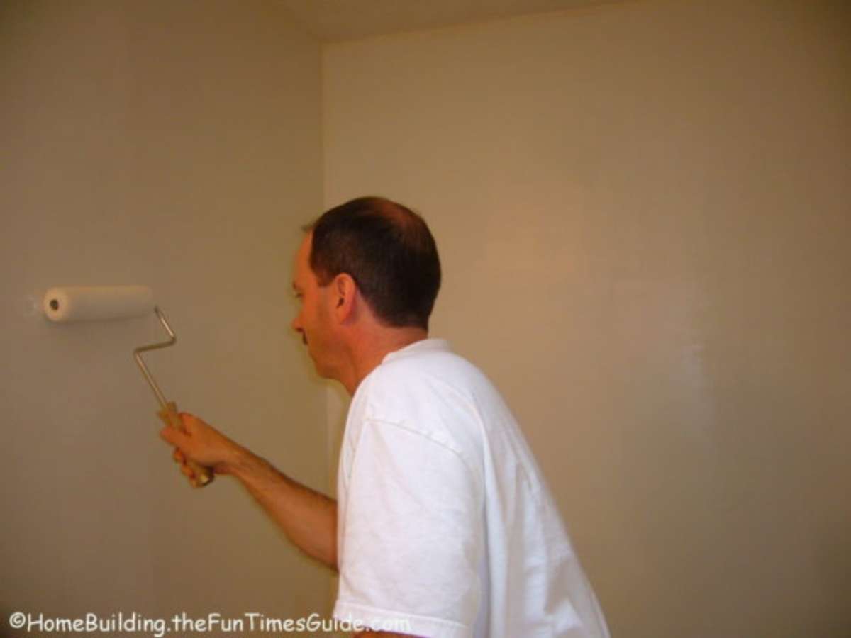 How to Spackle Drywall: A DIY Guide for Beginners | Homebuilding ...