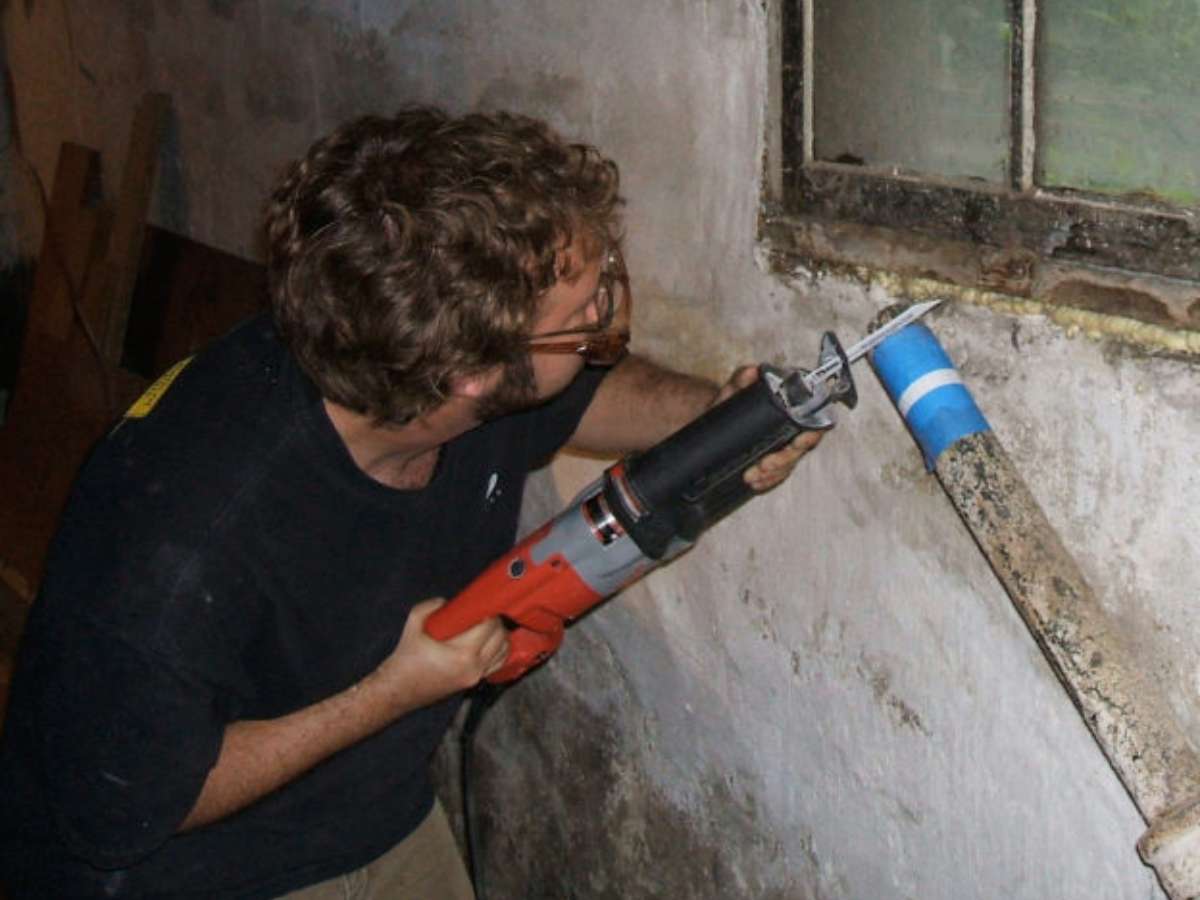 How to Cut Cast Iron Pipe: A Step-by-Step DIY Guide | Homebuilding ...